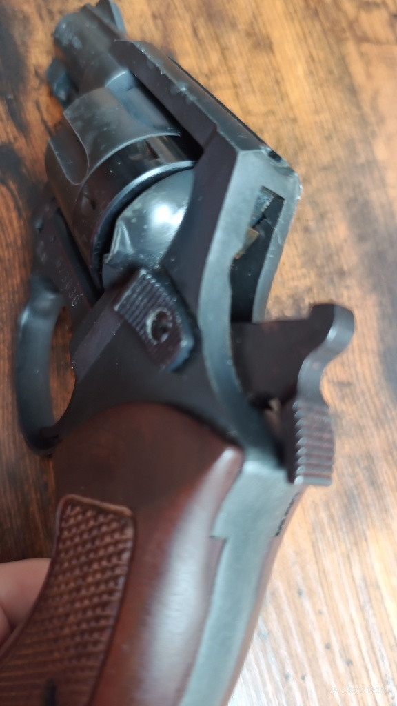 Flobert revolver KORA Brno 2,5" - černý/dřevo cal. 6mm | Army shop ...